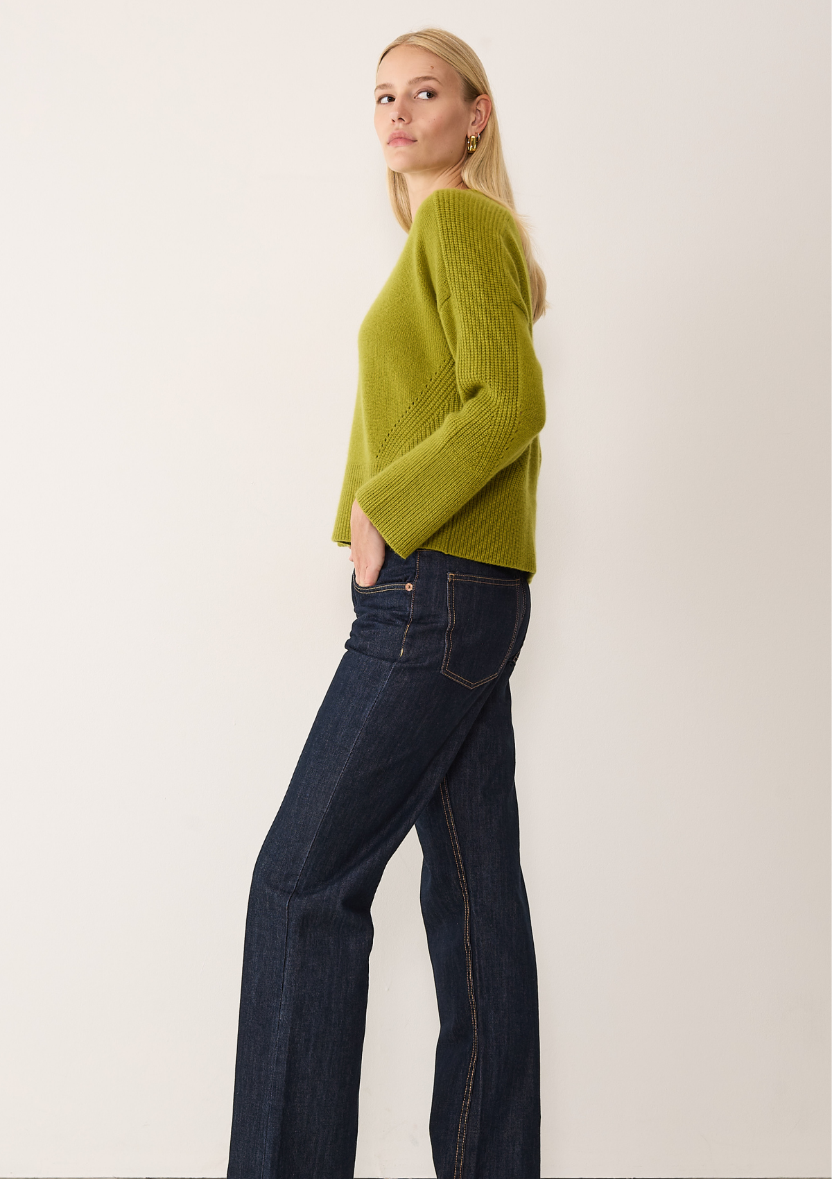 Ribbed Detail Lofty Crew Sweatshirt in Woodbine Green